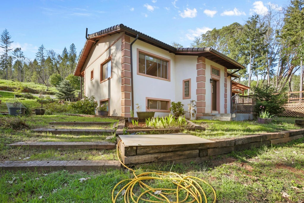 4884 Lower Grave Creek Road, Wolf Creek Property Listing: MLS® #220214202