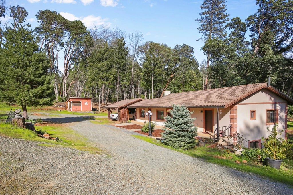 4884 Lower Grave Creek Road, Wolf Creek Property Listing: MLS® #220214202