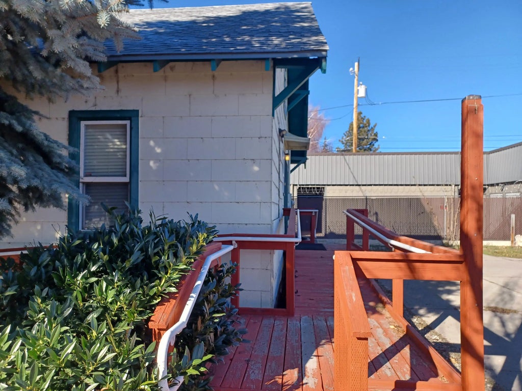 325 S Fifth Street, Klamath Falls Property Listing: MLS® #220214350