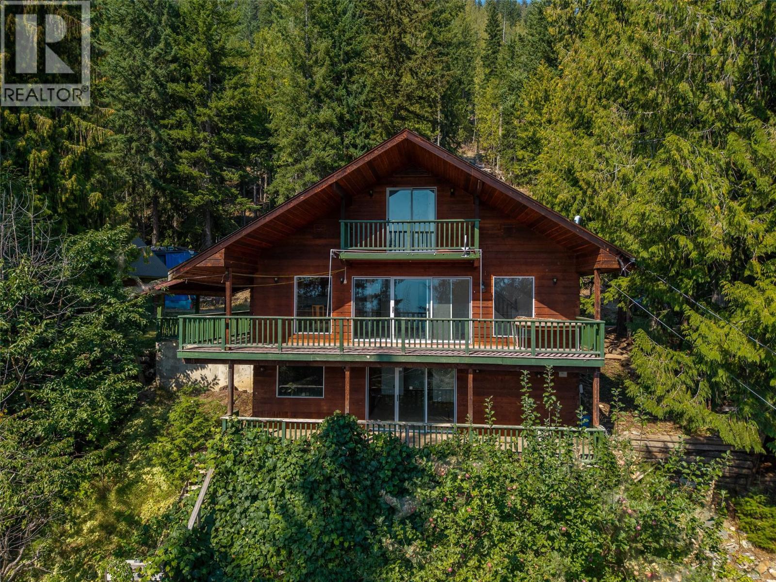 2795 Vickers Trail, Anglemont Real Estate Listing: MLS® #10361956