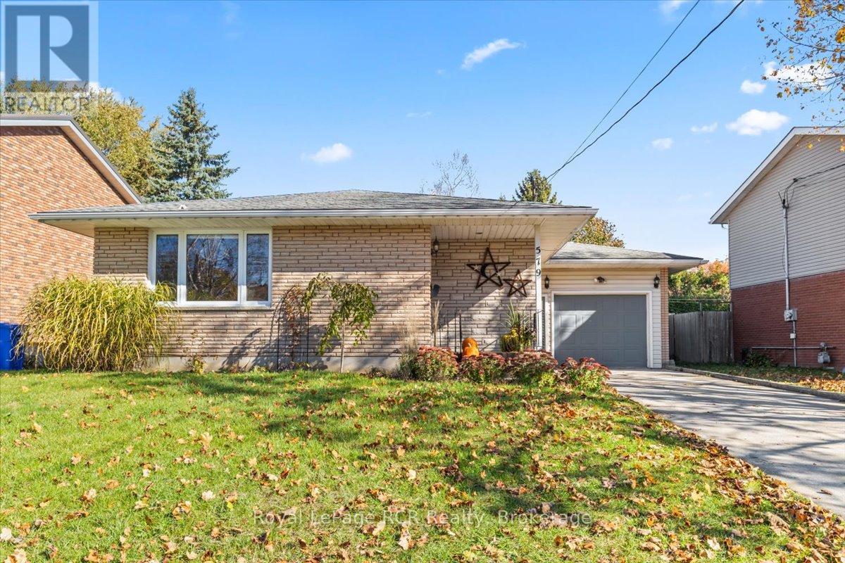 579 19th Avenue, Hanover Property Listing: MLS® #X12493162