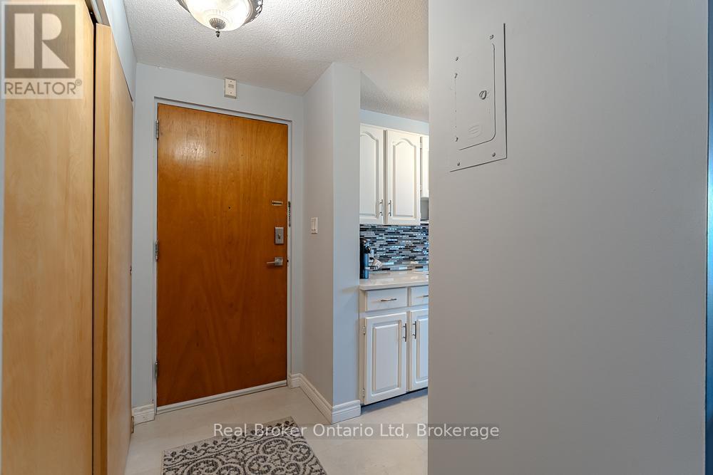 202 - 925 10th Avenue E, Owen Sound Property Listing: MLS® #X12544624