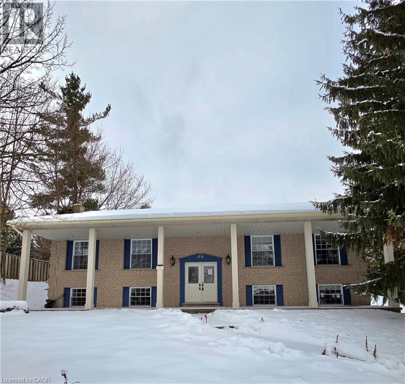 $949900 | Flamborough West House for Sale at 231 Freelton Road | Freelton