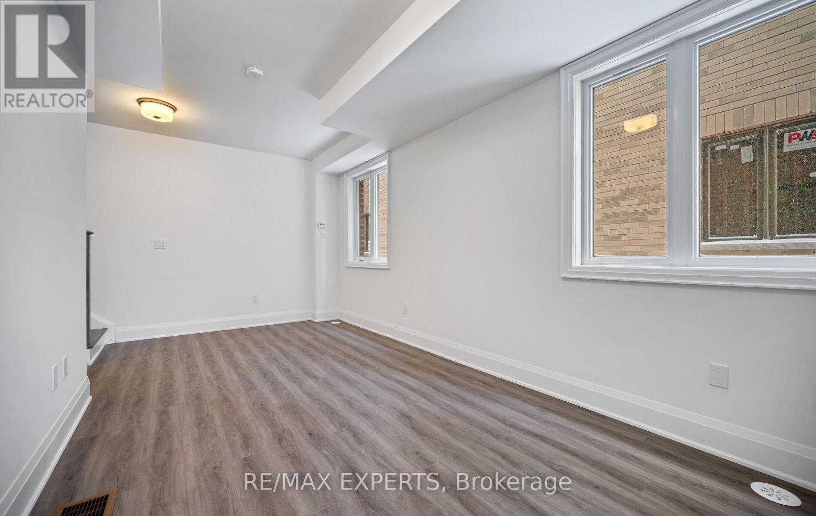 3304 Azam Way, Oakville (go Glenorchy) Real Estate Listing: MLS® #W12711494