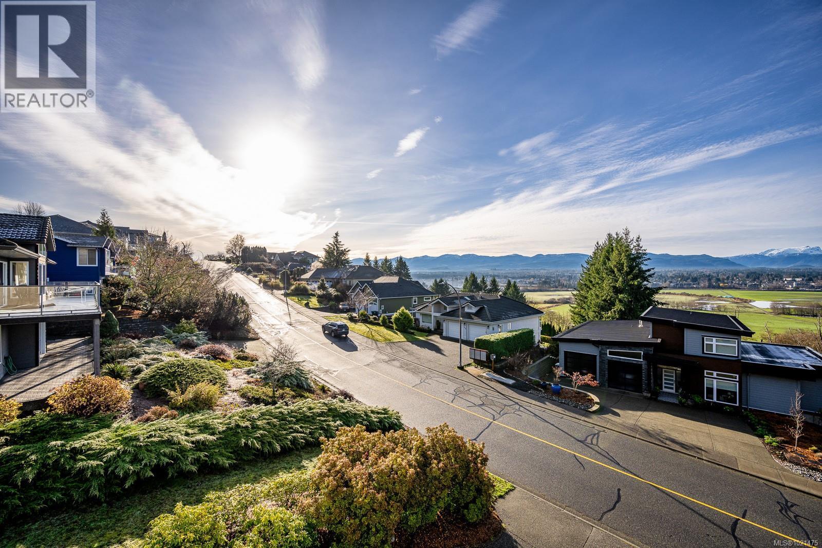 1418 Valley View Dr, Courtenay Property Listing: MLS® #1021475