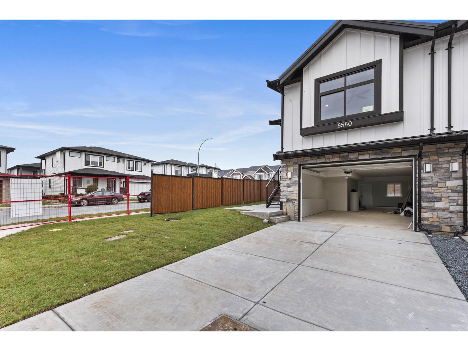 8590 Dunbar Way, Mission Property Listing: MLS® #R3073232
