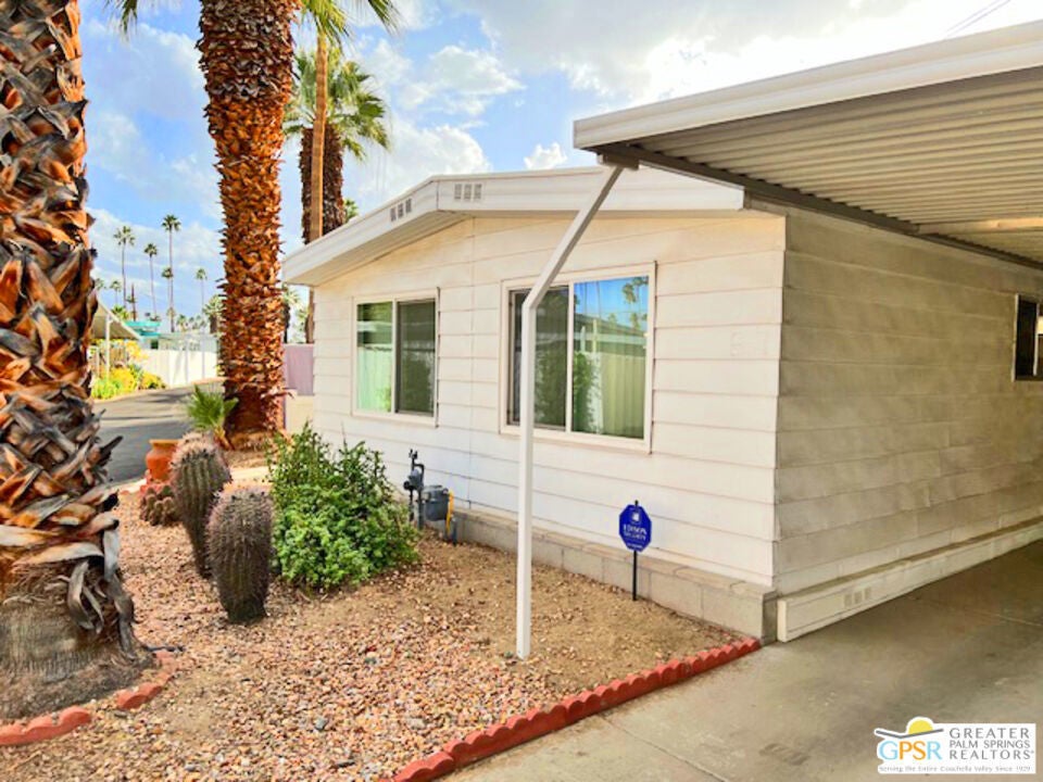 221 Safari Street, Palm Springs Property Listing: MLS® #24363005