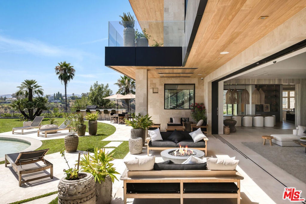 1625 Summitridge Drive, Beverly Hills Property Listing: MLS® #24434009