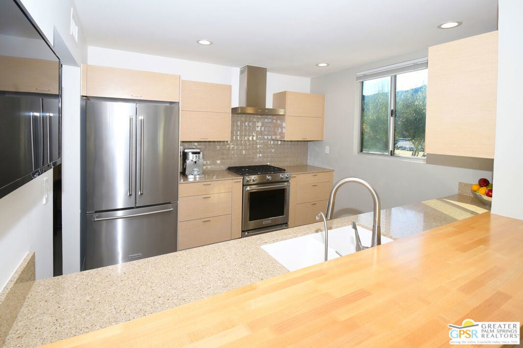 1876 Barona Road, Palm Springs Property Listing: MLS® #24358089