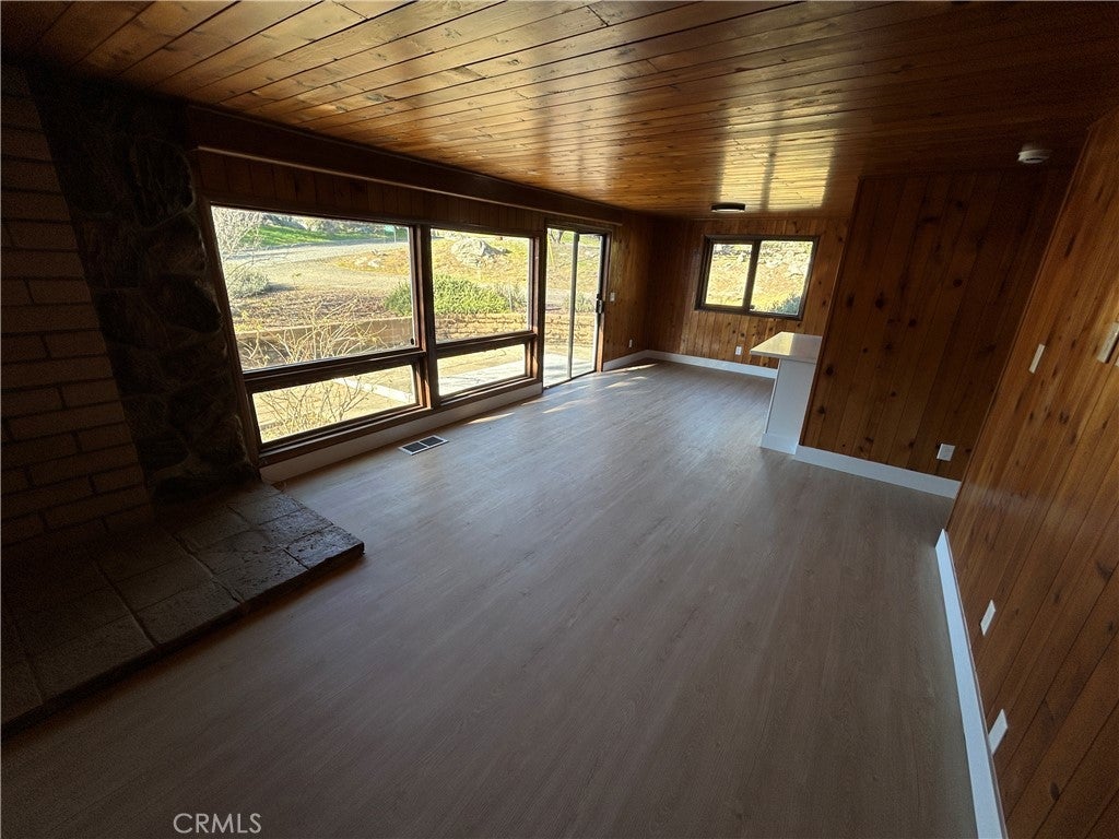 31083 Bear Paw Way, Coarsegold Property Listing: MLS® #SC25017591