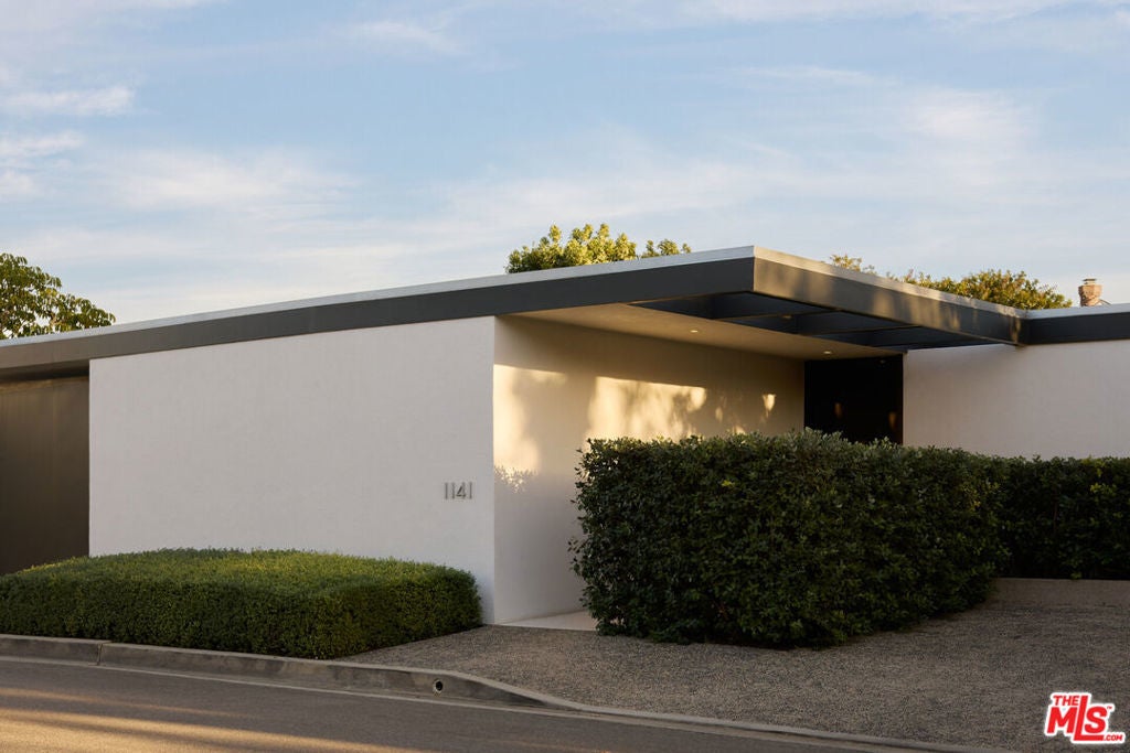 1141 Angelo Drive, Beverly Hills Property Listing: MLS® #25487965