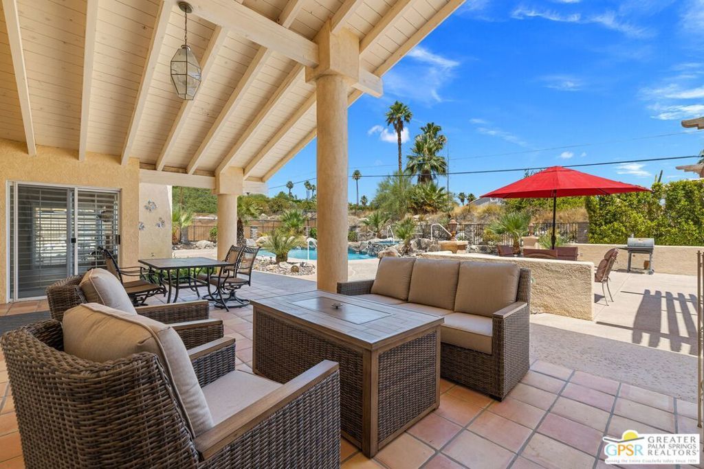 600 W Via Escuela, Palm Springs Property Listing: MLS® #25556281PS