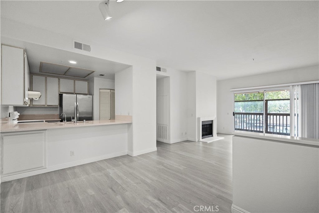 2960 Champion Way # 2706, Tustin Property Listing: MLS® #WS25091085