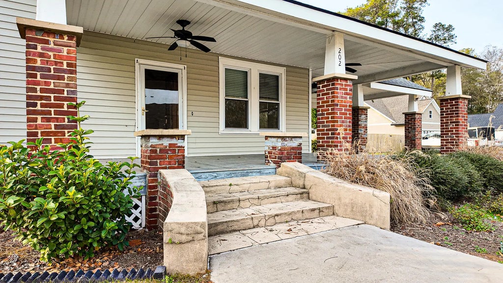 202 Quaker Street, Saint George: #26000790