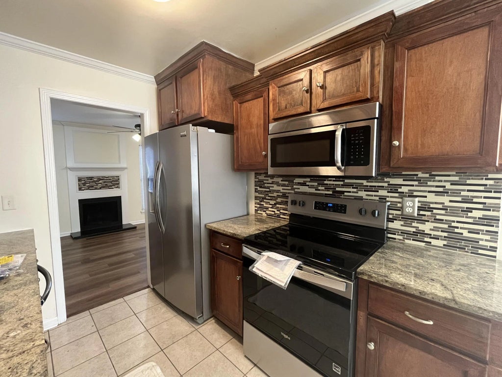 14 Hunters Court, Goose Creek: #26000902