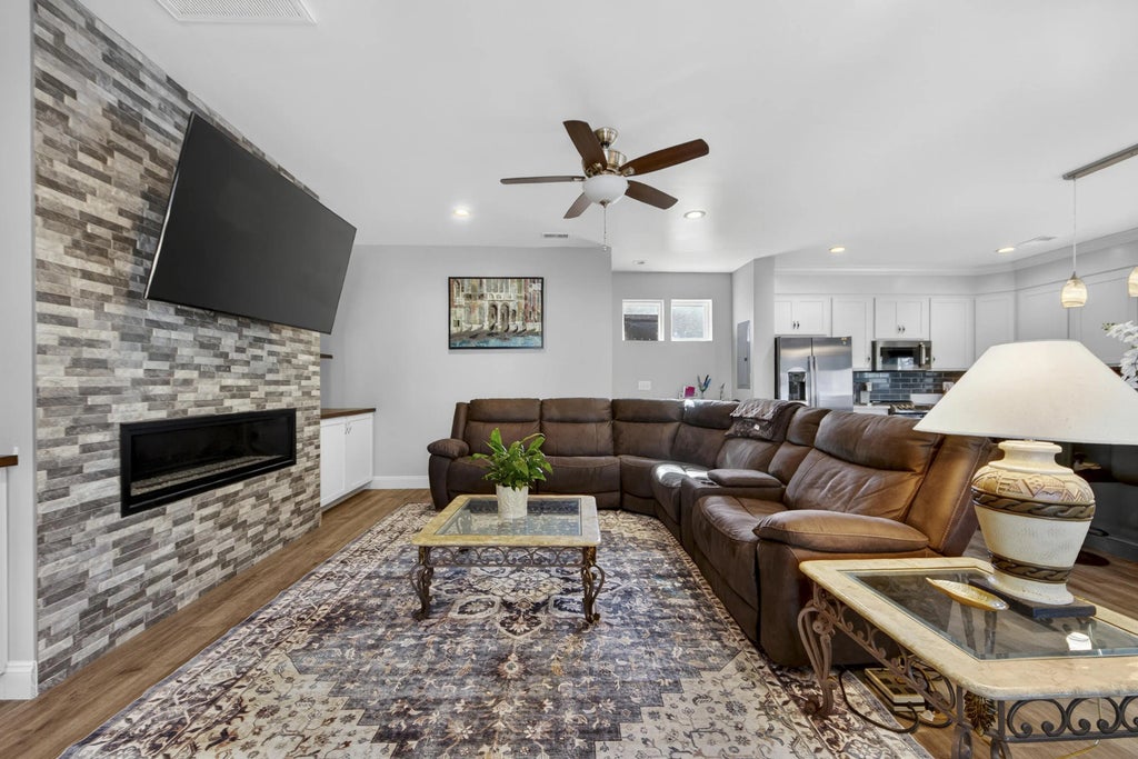 1723 W Avalon Circle, Charleston: #26002668