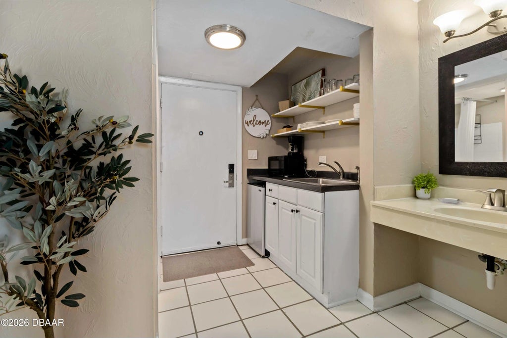 313 S Atlantic Avenue, Daytona Beach Property Listing: MLS® #1221789