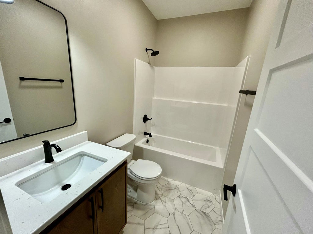 2323 Sweetgrass Drive, Brookings: MLS® #26-8