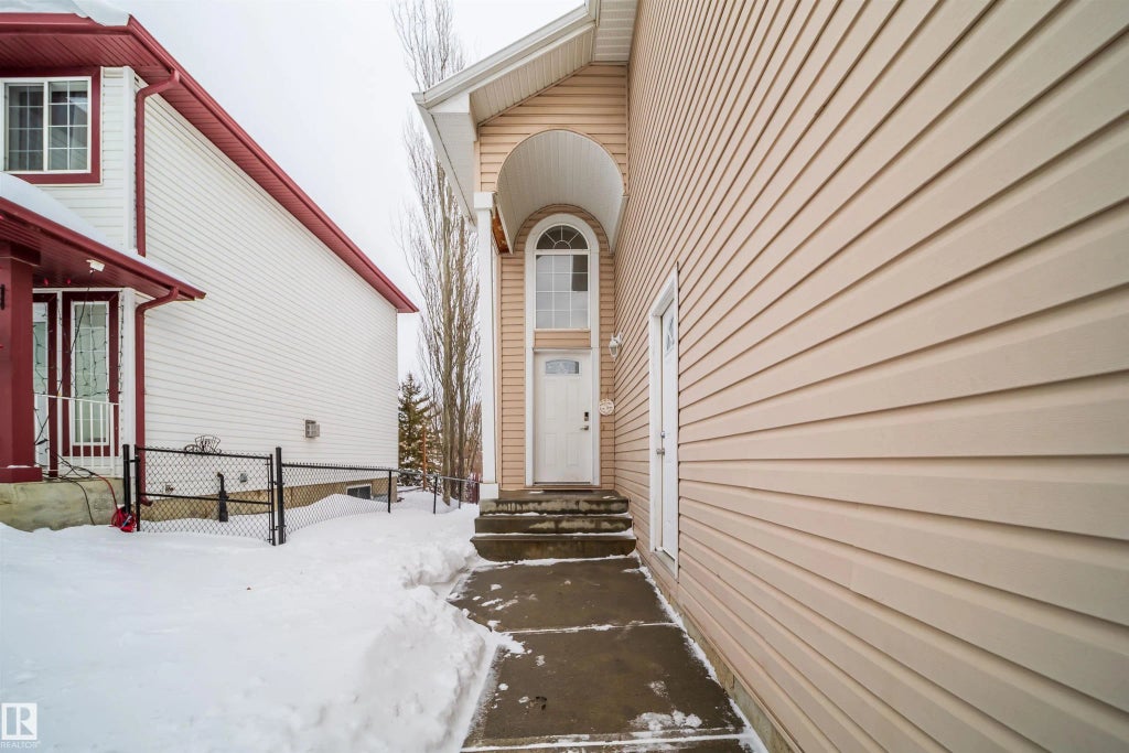 8518 6 Av, Edmonton Property Listing: MLS® #E4468925