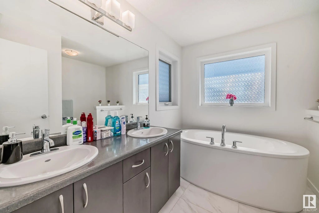 6035 Rosenthal Way Nw, Edmonton Property Listing: MLS® #E4443473