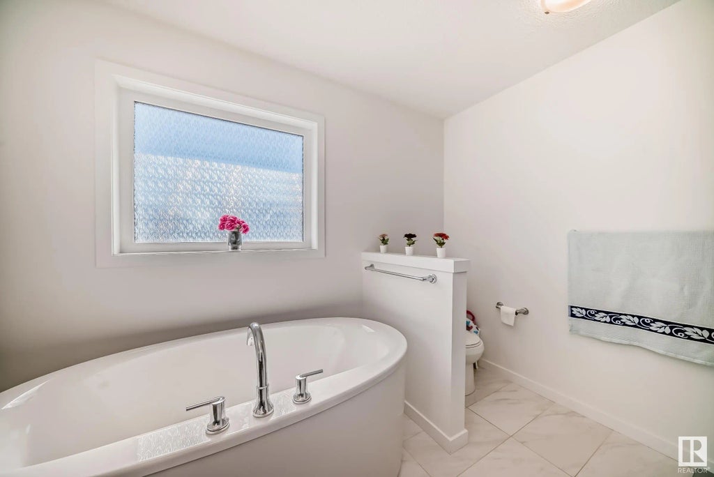 6035 Rosenthal Way Nw, Edmonton Property Listing: MLS® #E4443473