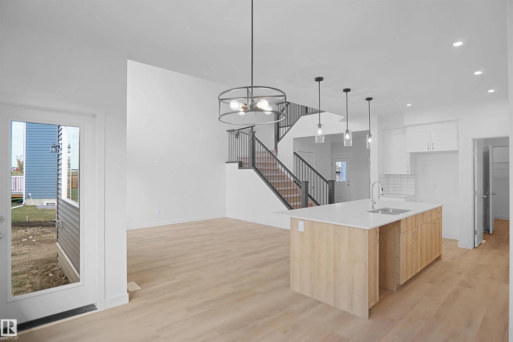 17340 7 Street, Edmonton Property Listing: MLS® #E4468759