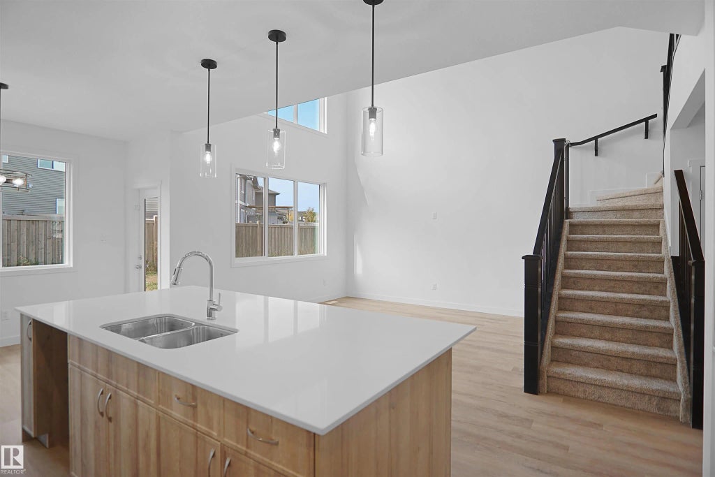 17340 7 Street, Edmonton Property Listing: MLS® #E4468759