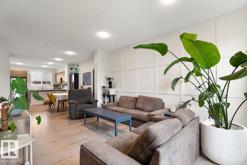 2147 Maple Road Nw, Edmonton Property Listing: MLS® #E4469020