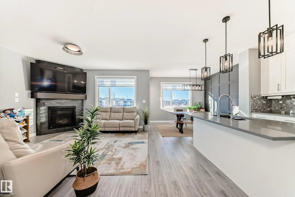 154 Aston Bend, Leduc Property Listing: MLS® #E4471038