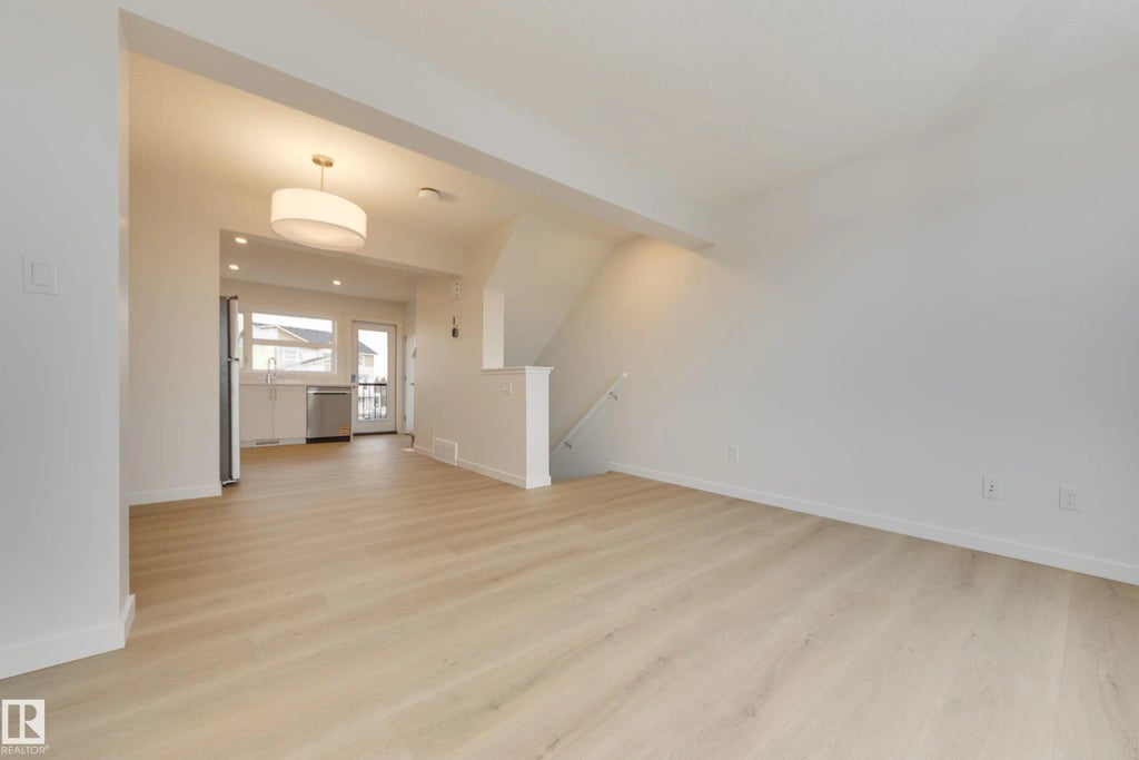 17231 4 Street, Edmonton Property Listing: MLS® #E4468694