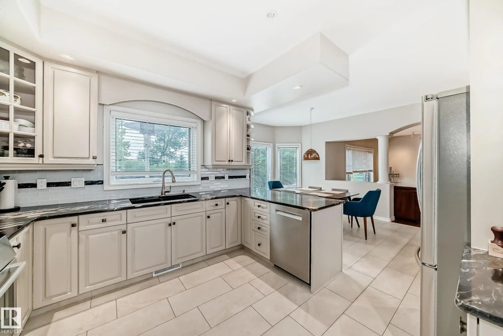 946 Wallbridge Place Nw, Edmonton Property Listing: MLS® #E4465204