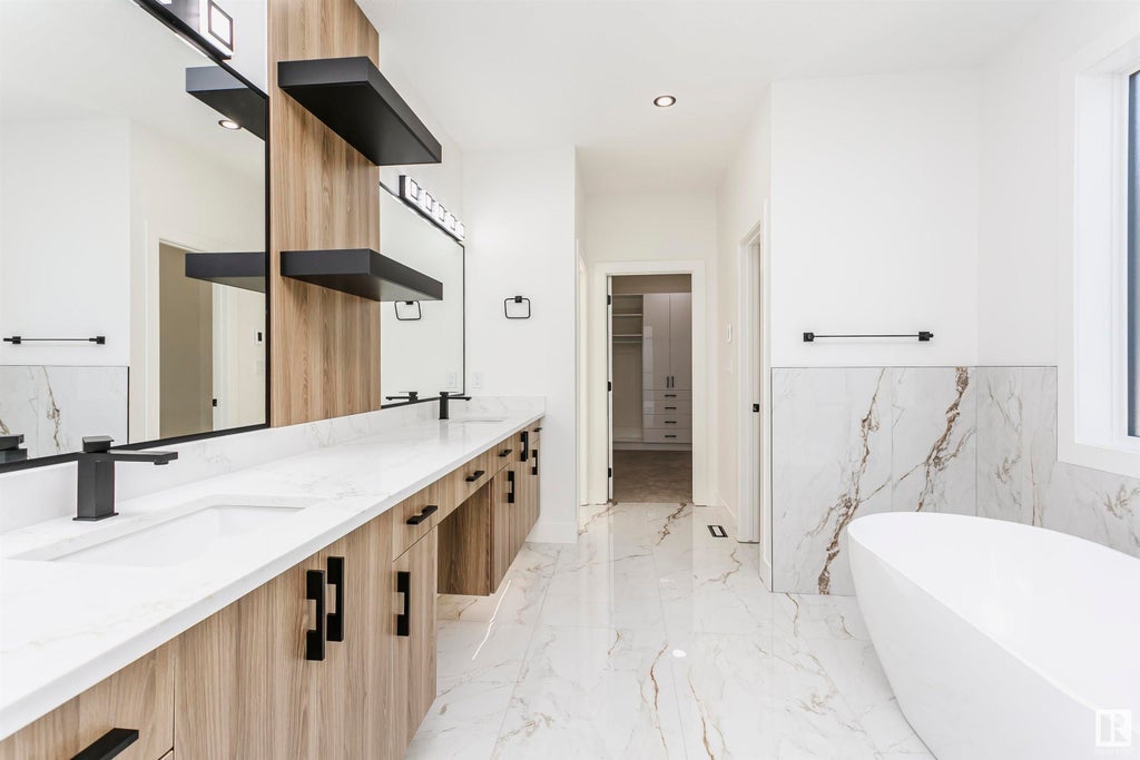 4690 Chegwin Wynd Sw, Edmonton Property Listing: MLS® #E4425770