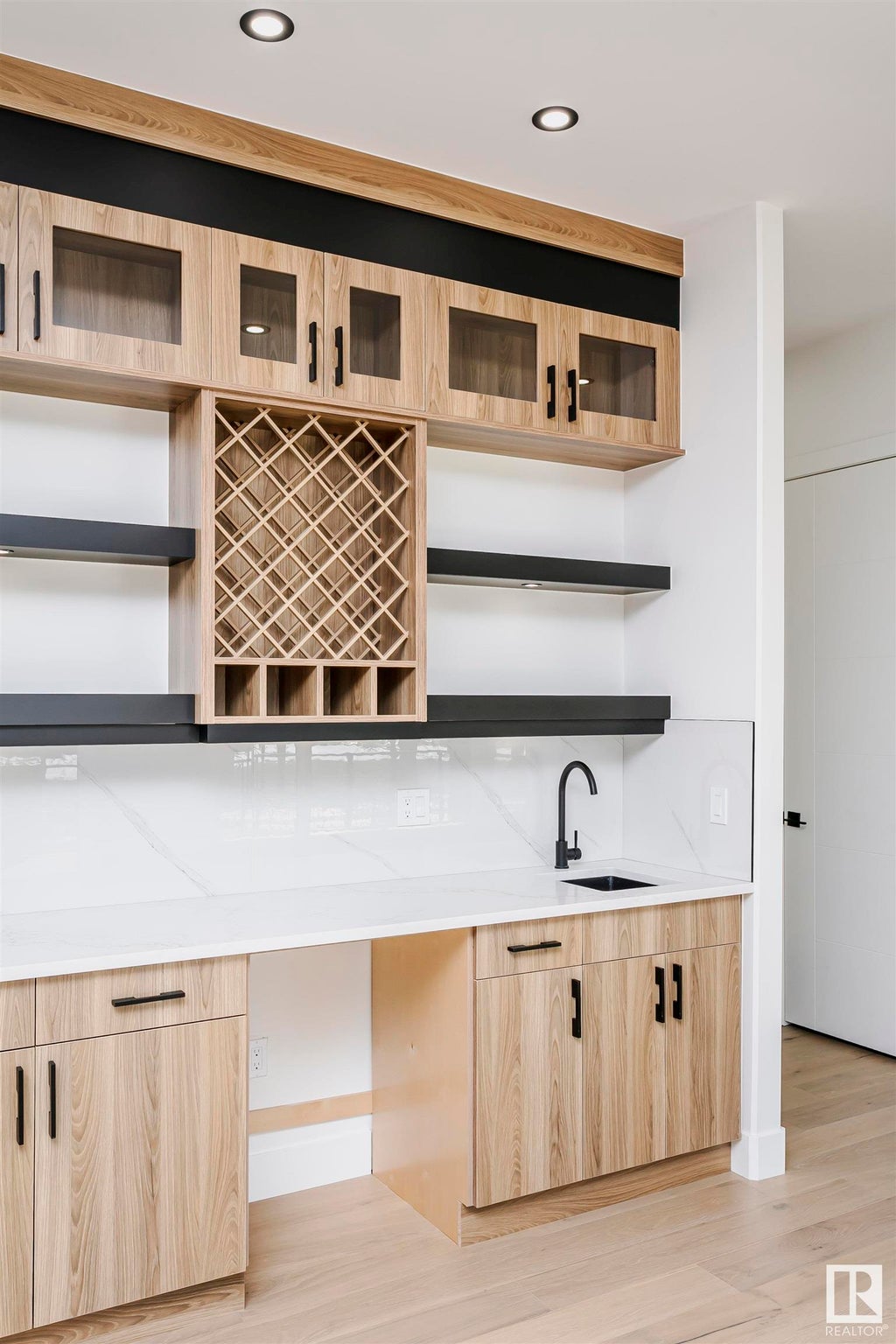 4690 Chegwin Wynd Sw, Edmonton Property Listing: MLS® #E4425770