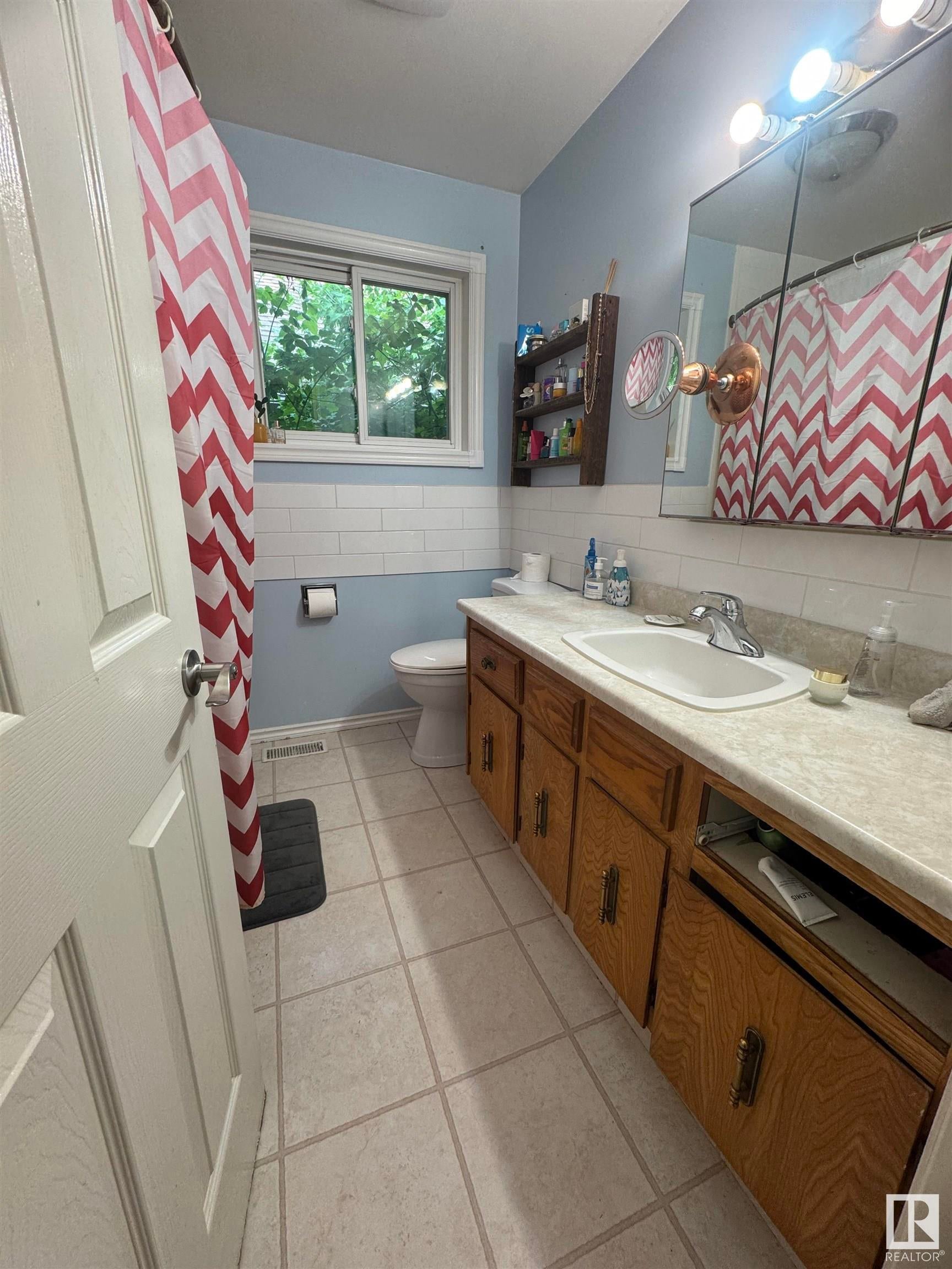 9827 106 Street, Westlock Property Listing: MLS® #E4441111