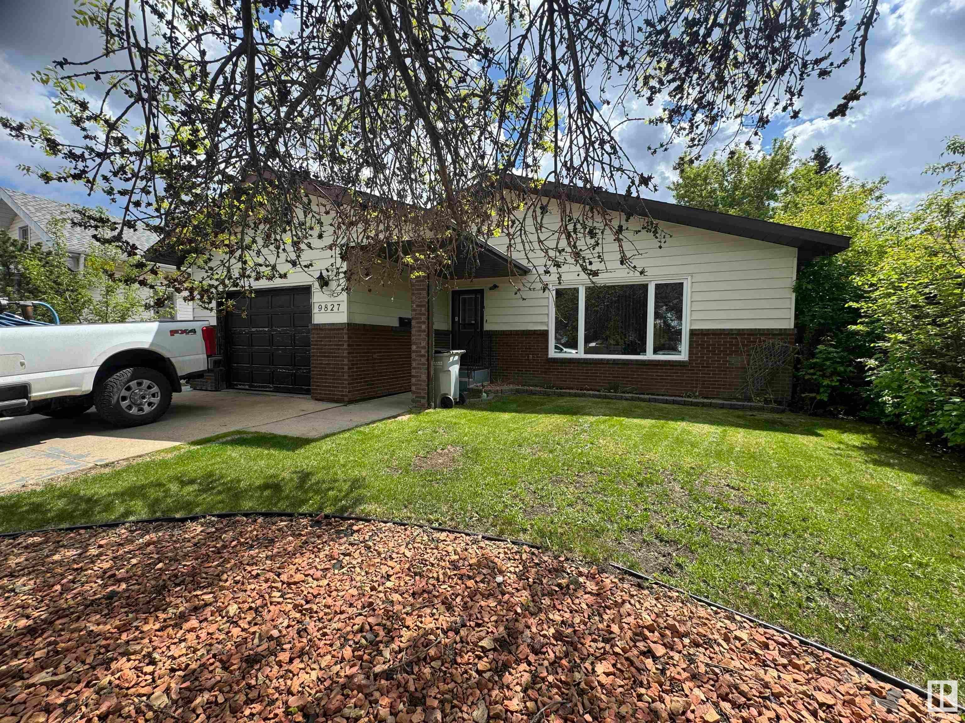 9827 106 Street, Westlock Property Listing: MLS® #E4441111