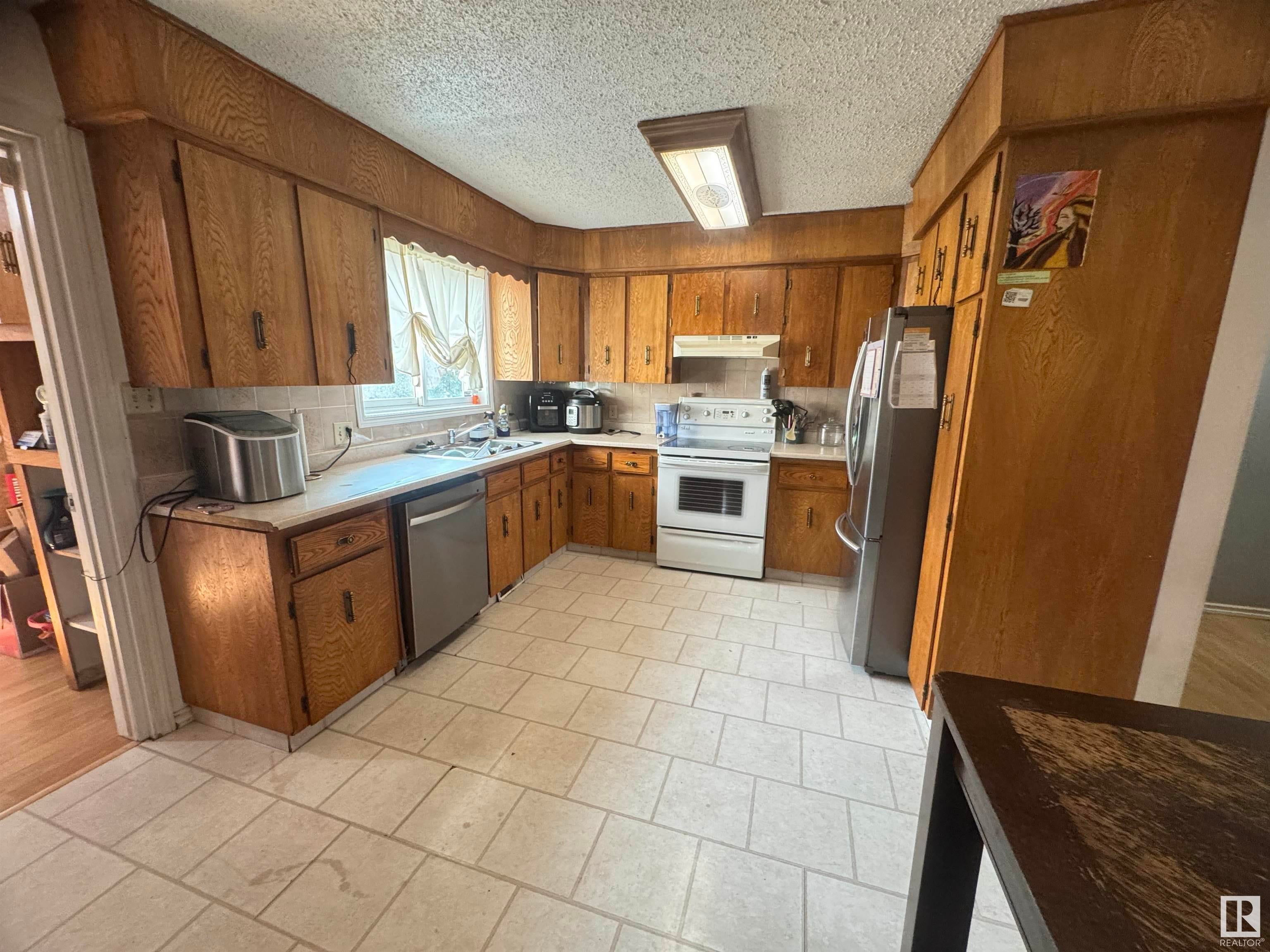 9827 106 Street, Westlock Property Listing: MLS® #E4441111