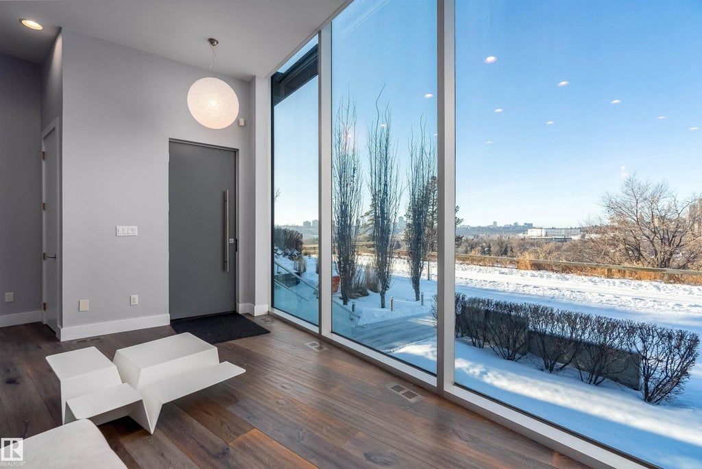 9509 99b Street Nw, Edmonton Property Listing: MLS® #E4469729