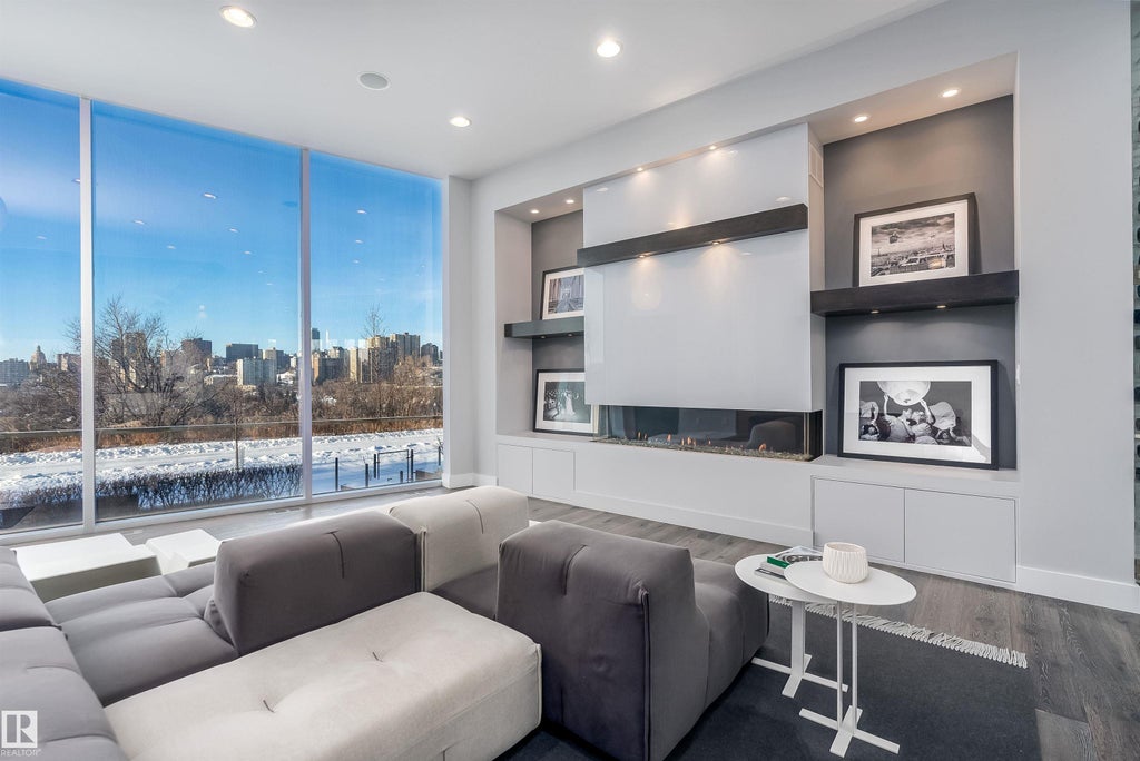 9509 99b Street Nw, Edmonton Property Listing: MLS® #E4469729