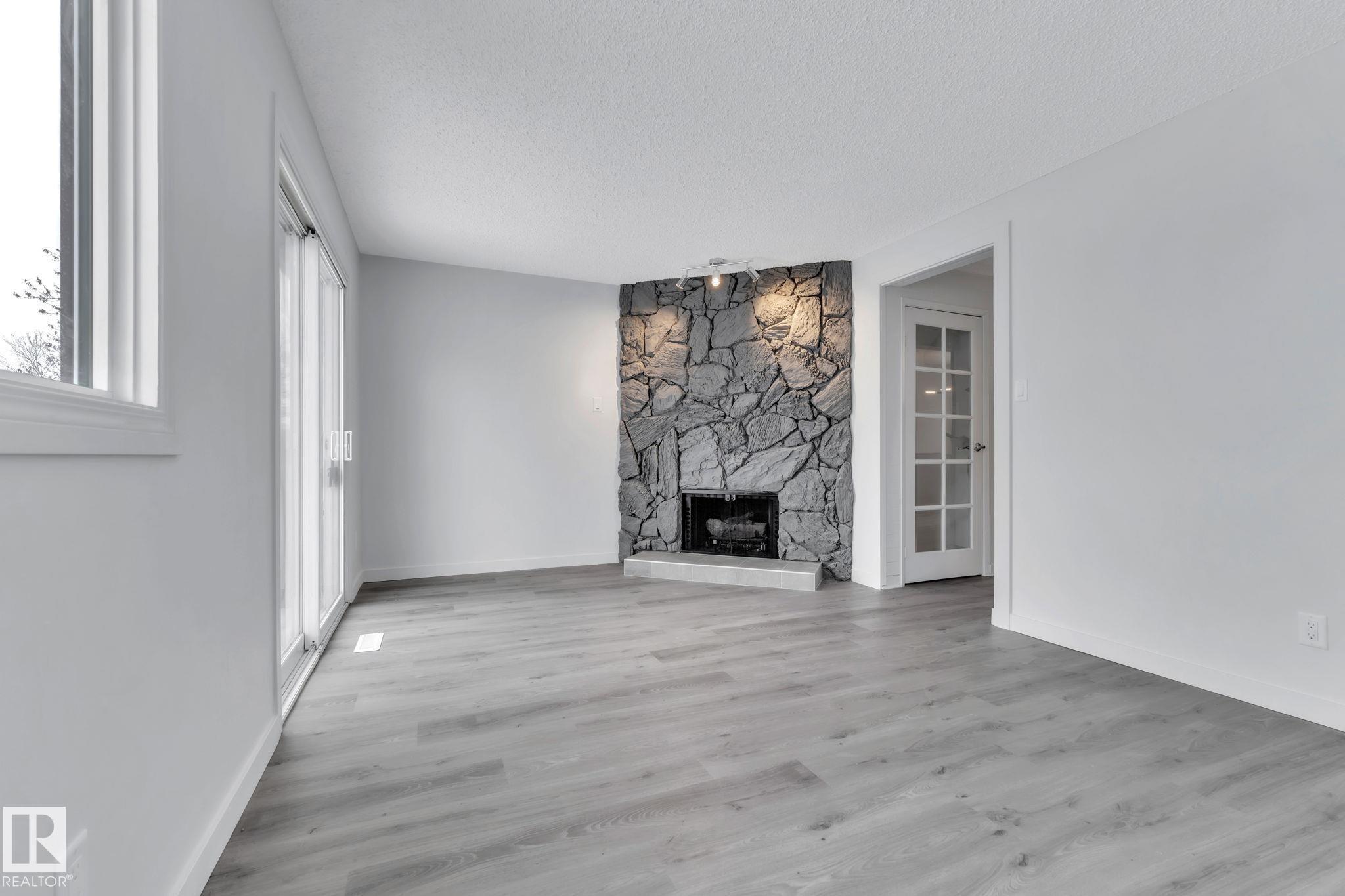 1281 Hooke Road Nw, Edmonton Property Listing: MLS® #E4469747