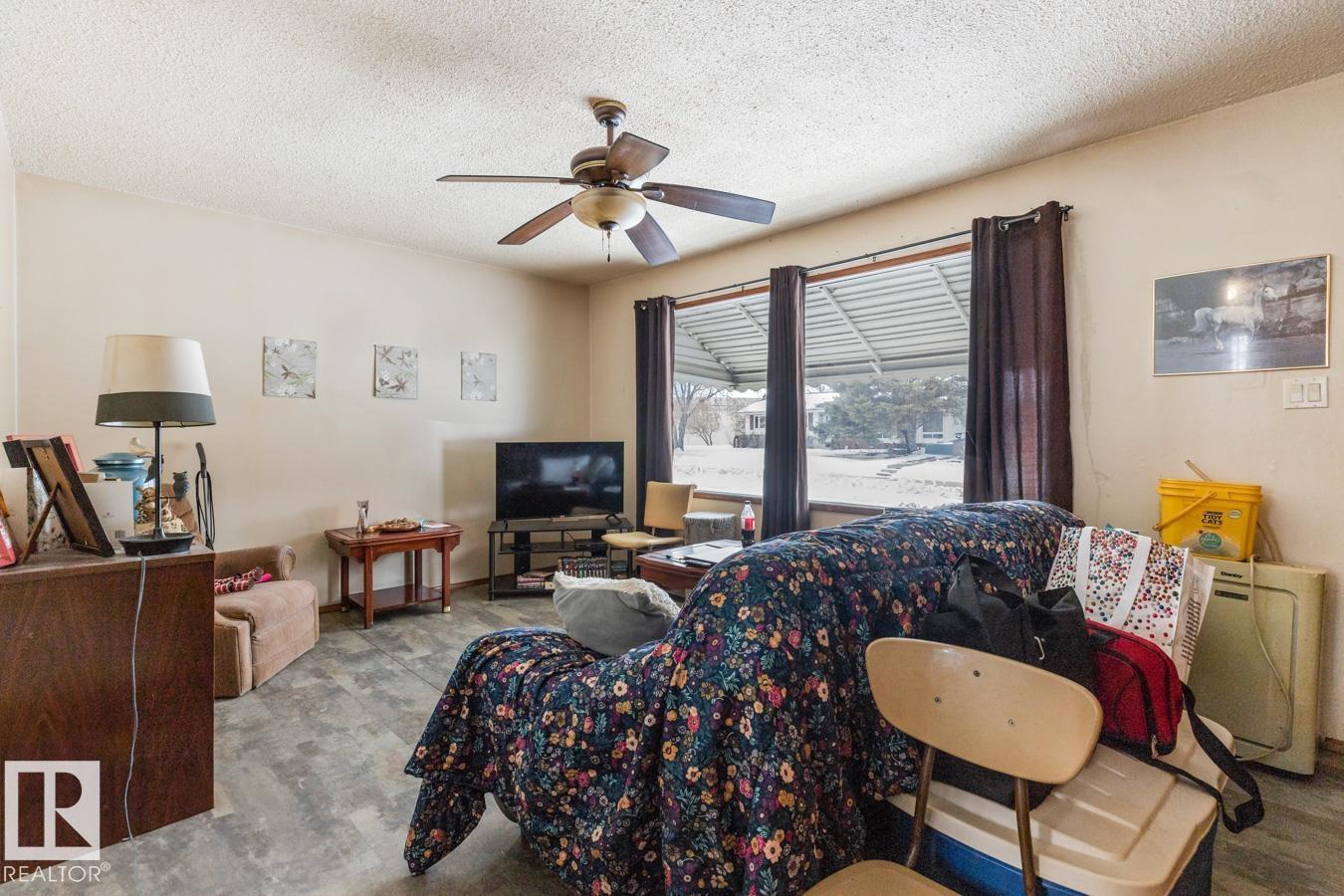 5713 55 Street, Vegreville Property Listing: MLS® #E4470050