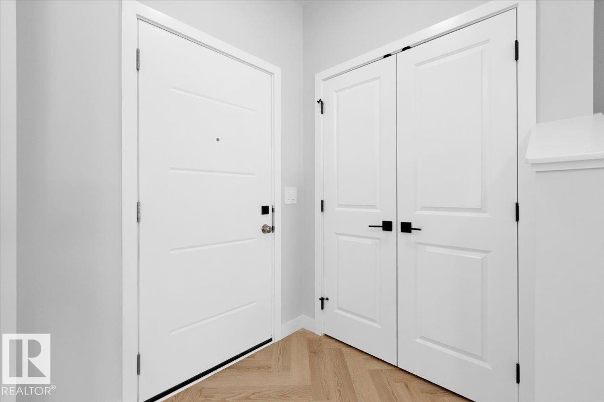 2132 Crossbill Lane Nw, Edmonton Property Listing: MLS® #E4470053