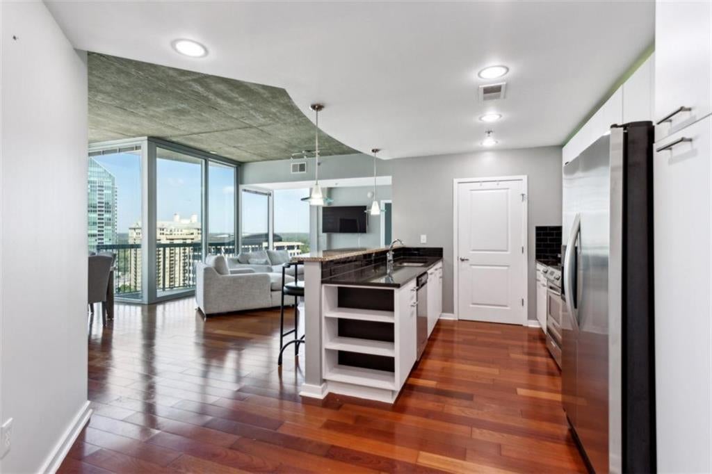Realm Unit 1719 - 3324 Peachtree Road | $425000