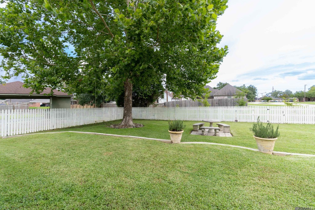 6057 Snowden Dr, Baton Rouge Property Listing: MLS® #2025012990