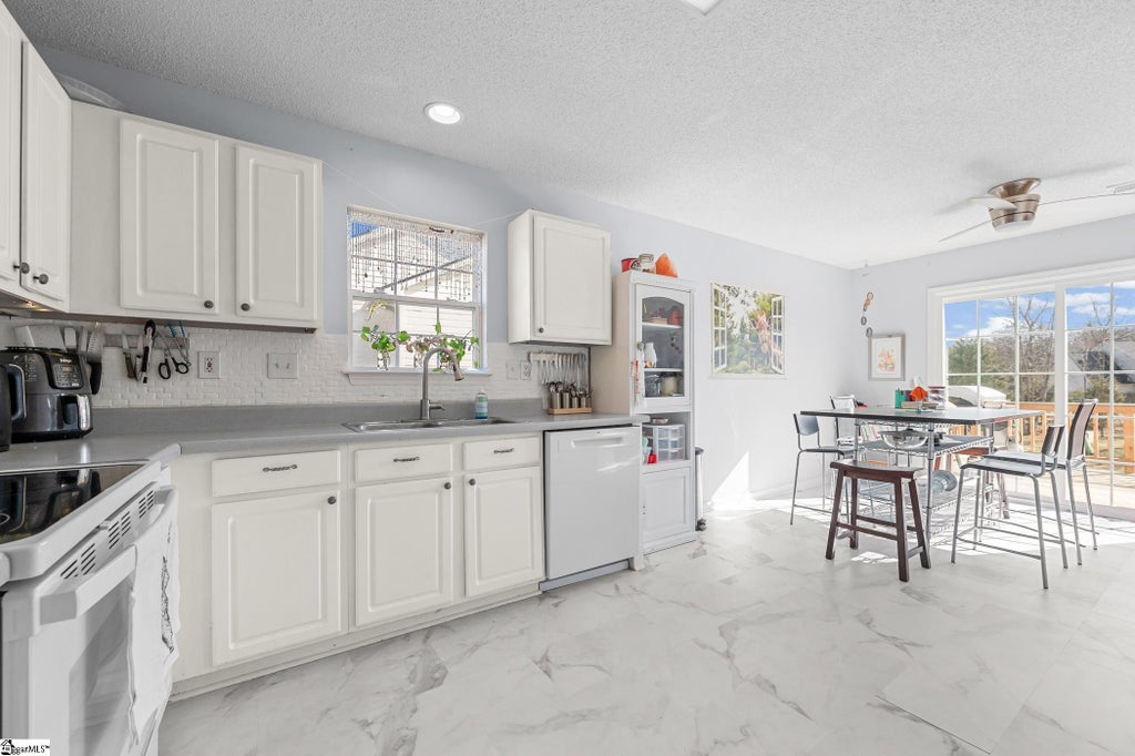 42 Stevenson Road, Taylors Property Listing: MLS® #1578743