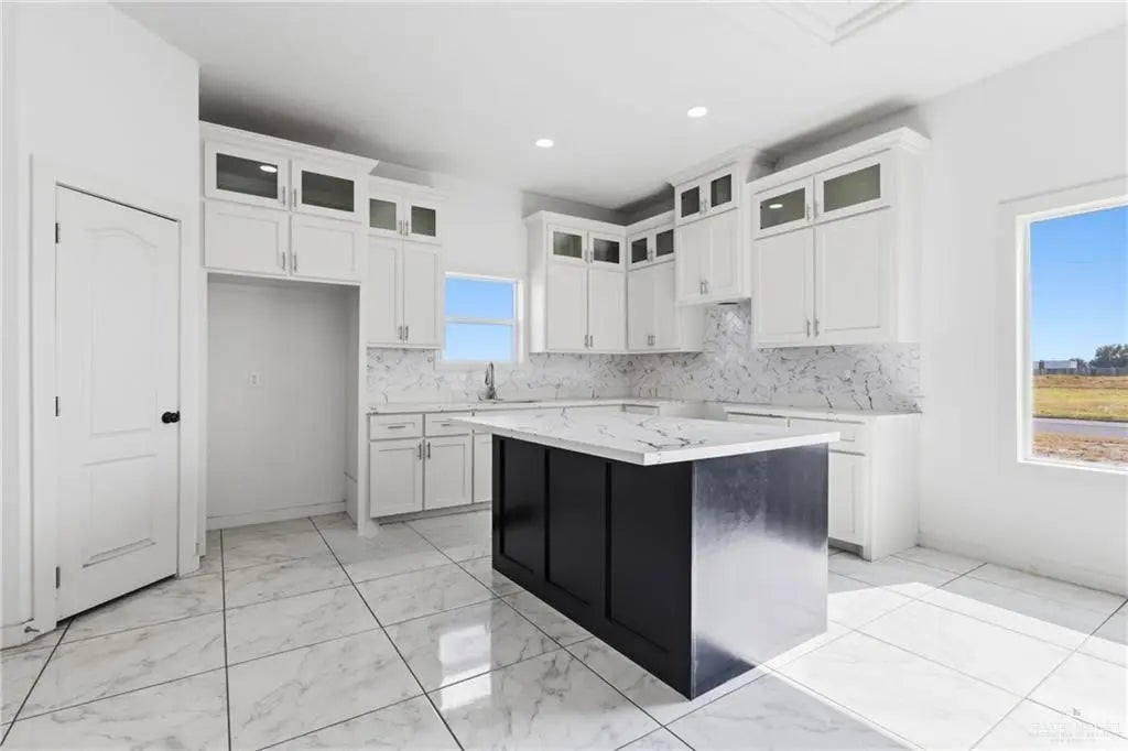 23716 Santa Barbara Street, Edinburg Property Listing: MLS® #492973