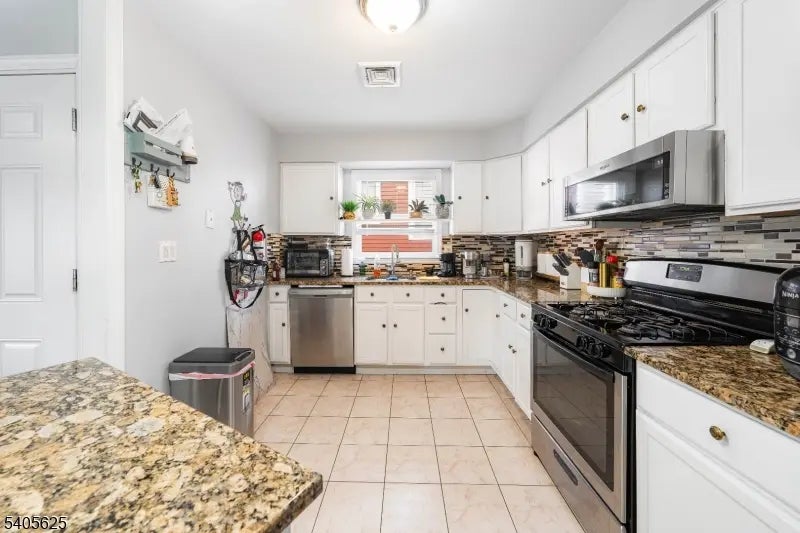 118 Race St, Elizabeth City, NJ 07202-3216 is a 3 Bedroom Multi-Family ...