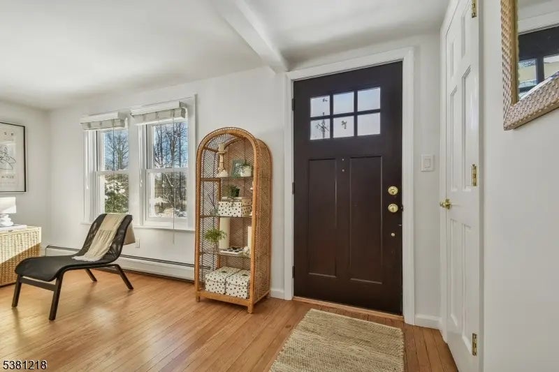 6 Cold Hill Rd, Mendham Twp., NJ 07945-2024 is a 2 Bedroom Cape Cod ...