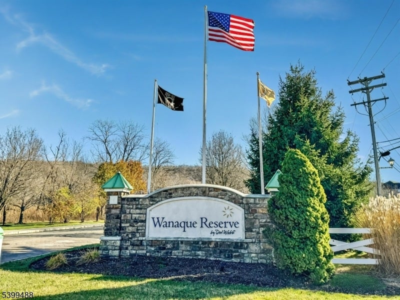3121 Warrens Way, Wanaque Boro, NJ 07465-1669 is a 2 Bedroom One Floor Unit, Townhouse-Interior ...
