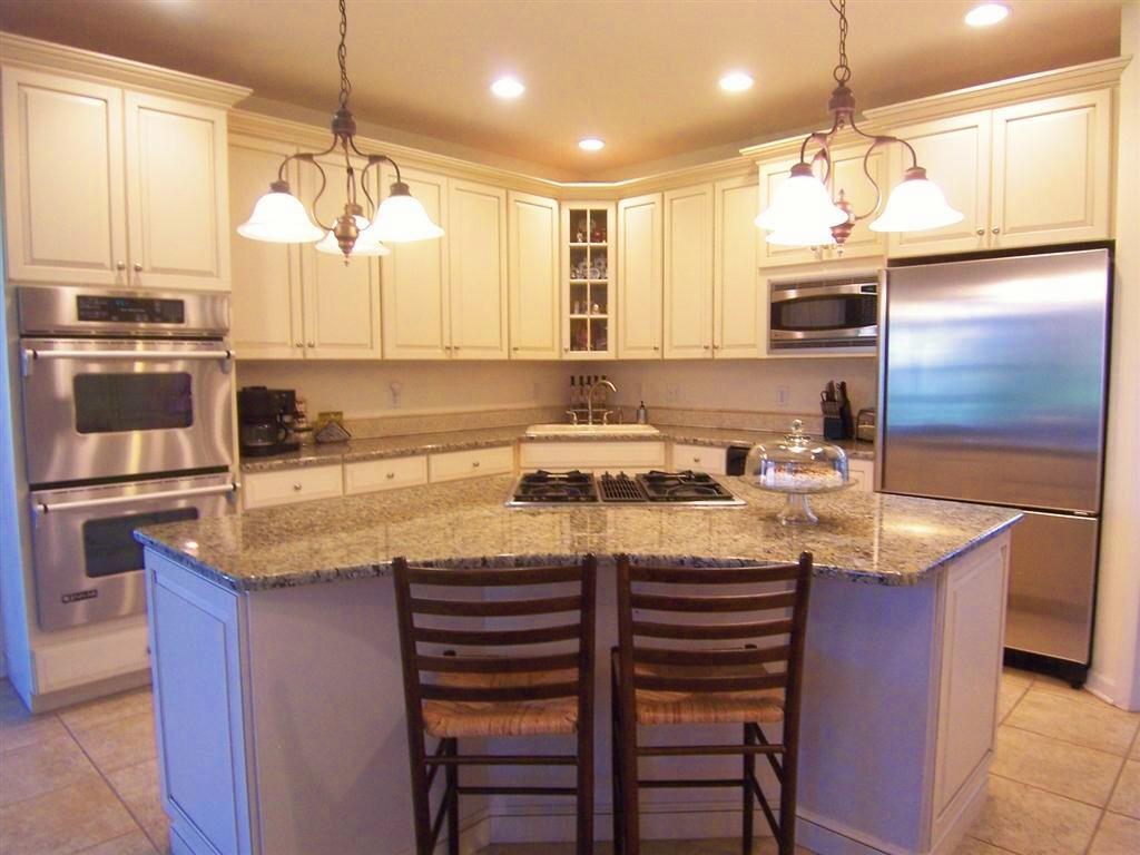 822 Poplar Ct, Raritan Twp., NJ 08822-3144 is a 2 Bedroom Townhouse ...