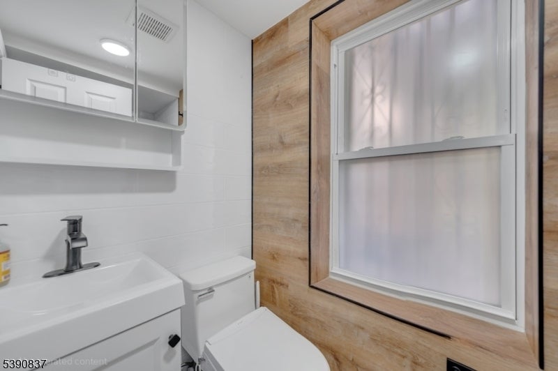 13 2nd Ave, Newark City, NJ 07104-2701 is a 0 Bedroom Resident Home ...